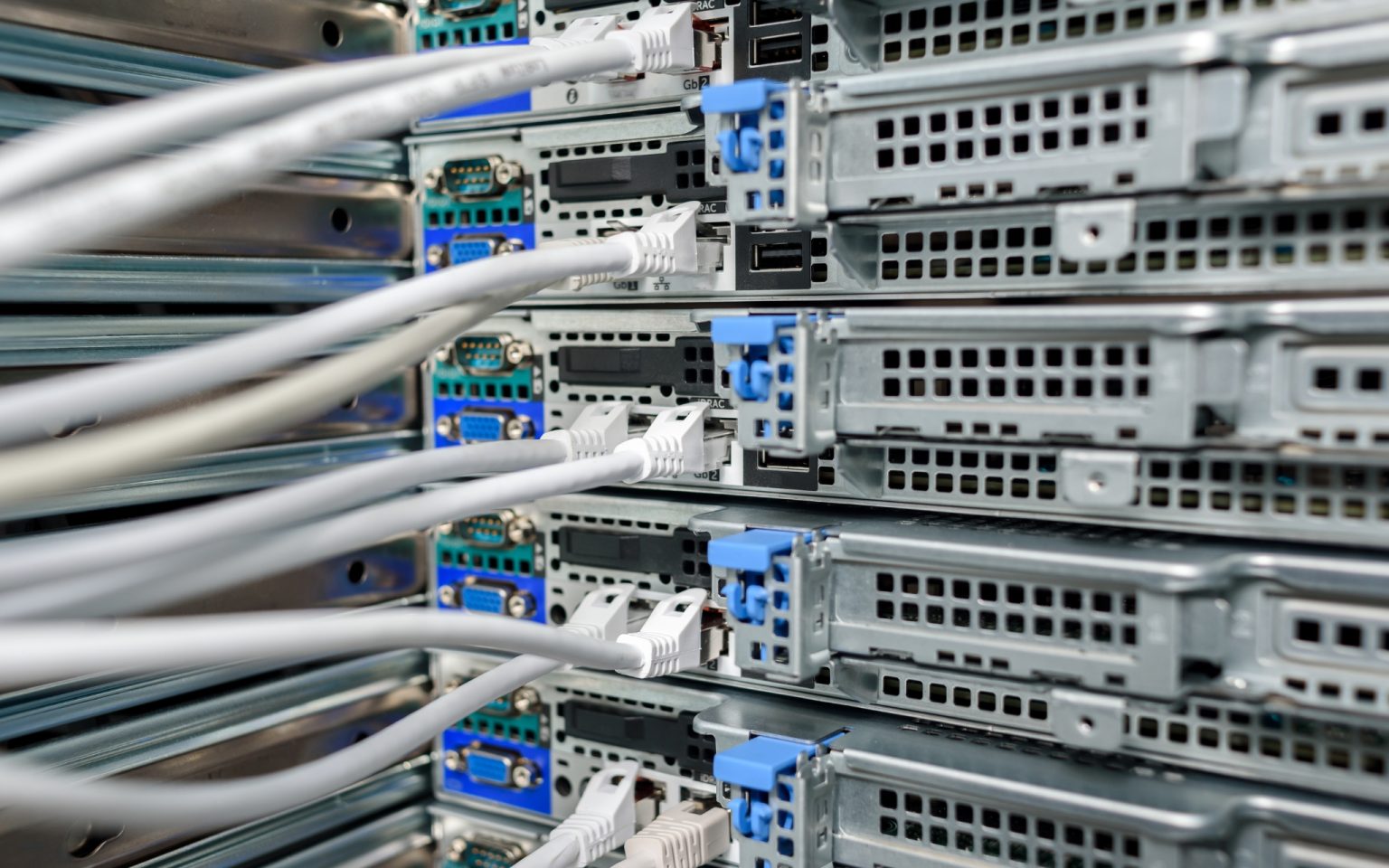 Panduan Memilih Router dan Switch untuk Jaringan Skala Besar